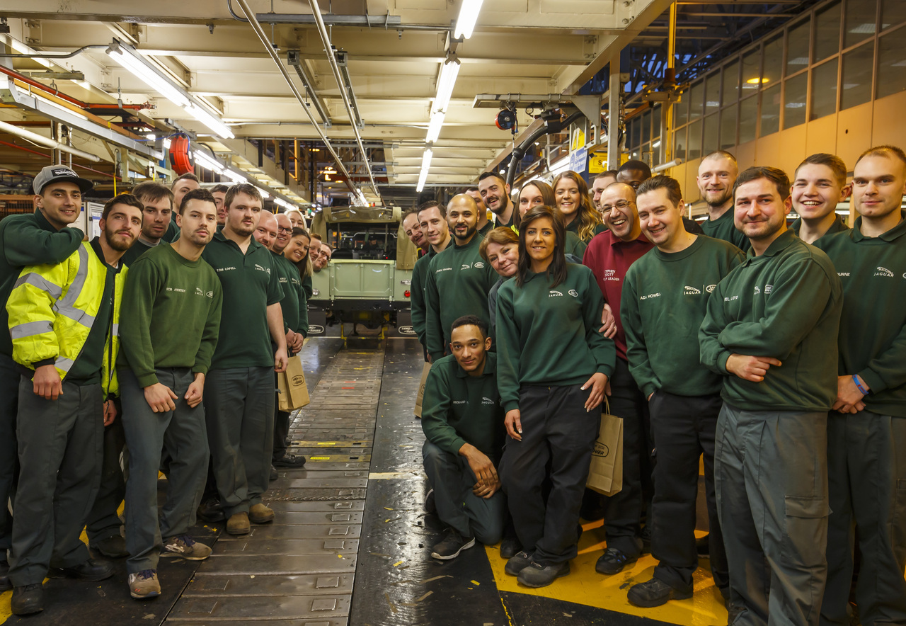 Радость со слезами на глазах,или как провожали последний Land Rover Defender - 29.01.16 21:30 ...