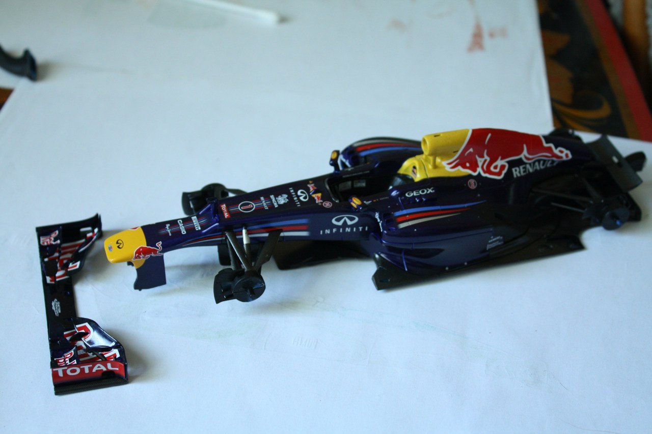 Модель Red Bull RB8, S. Vettel от Revell, масштаб 1/24 | Пикабу