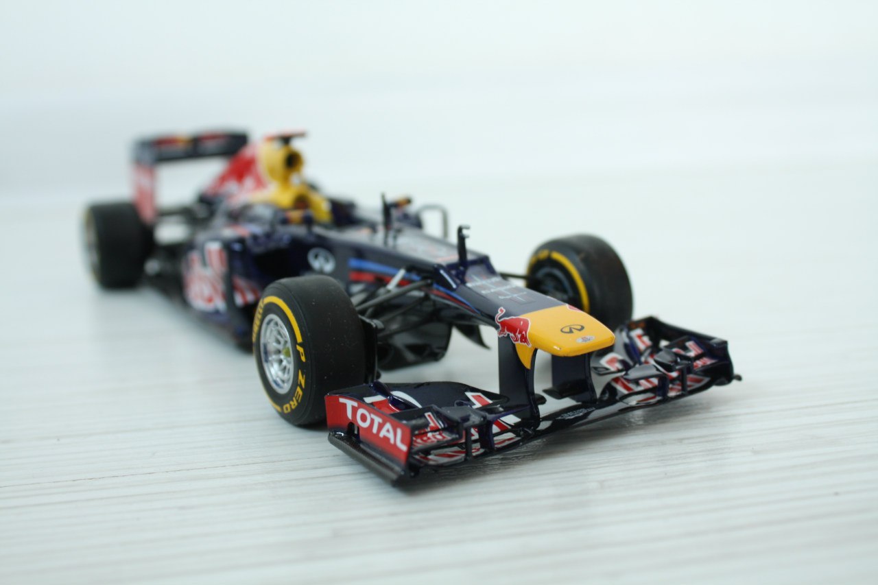Модель Red Bull RB8, S. Vettel от Revell, масштаб 1/24 | Пикабу