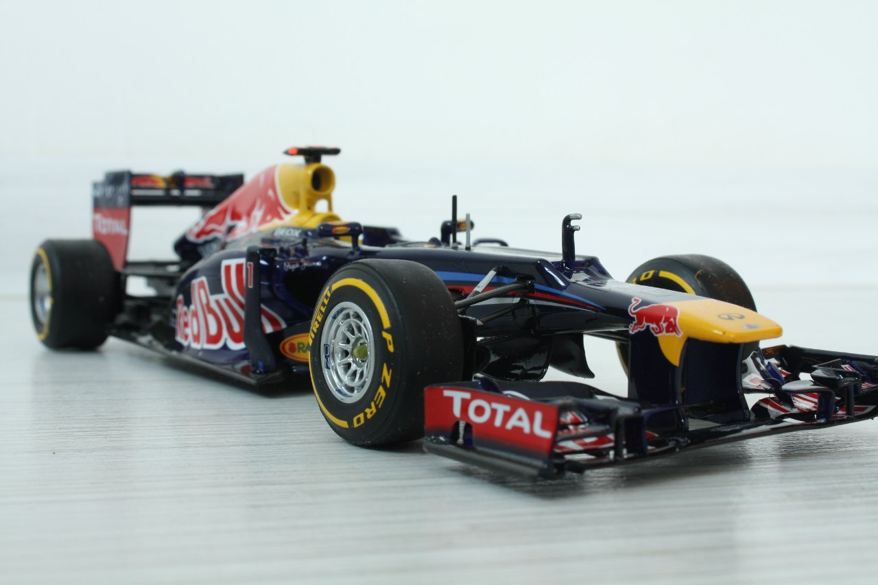 Модель Red Bull RB8, S. Vettel от Revell, масштаб 1/24 | Пикабу