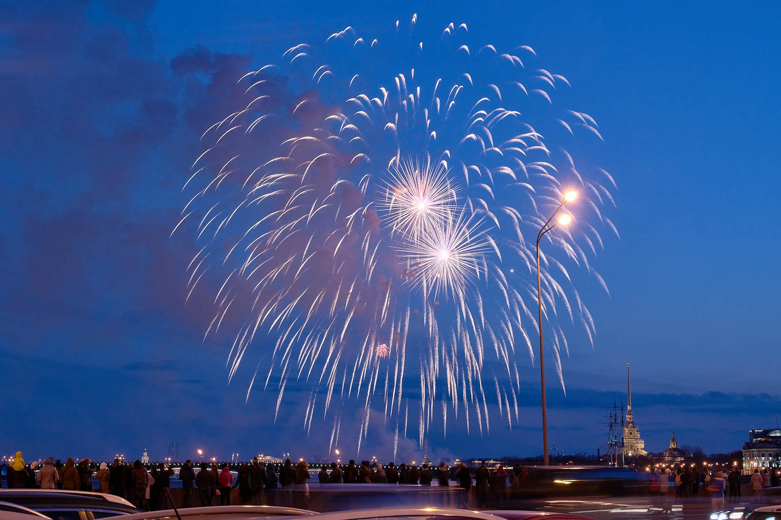Салют вчера, для тех кто не застал. | Пикабу