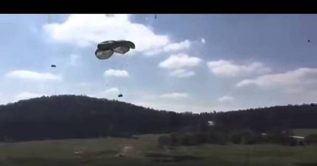 Американцы десантирую Humvee. Epic Fail! | Пикабу